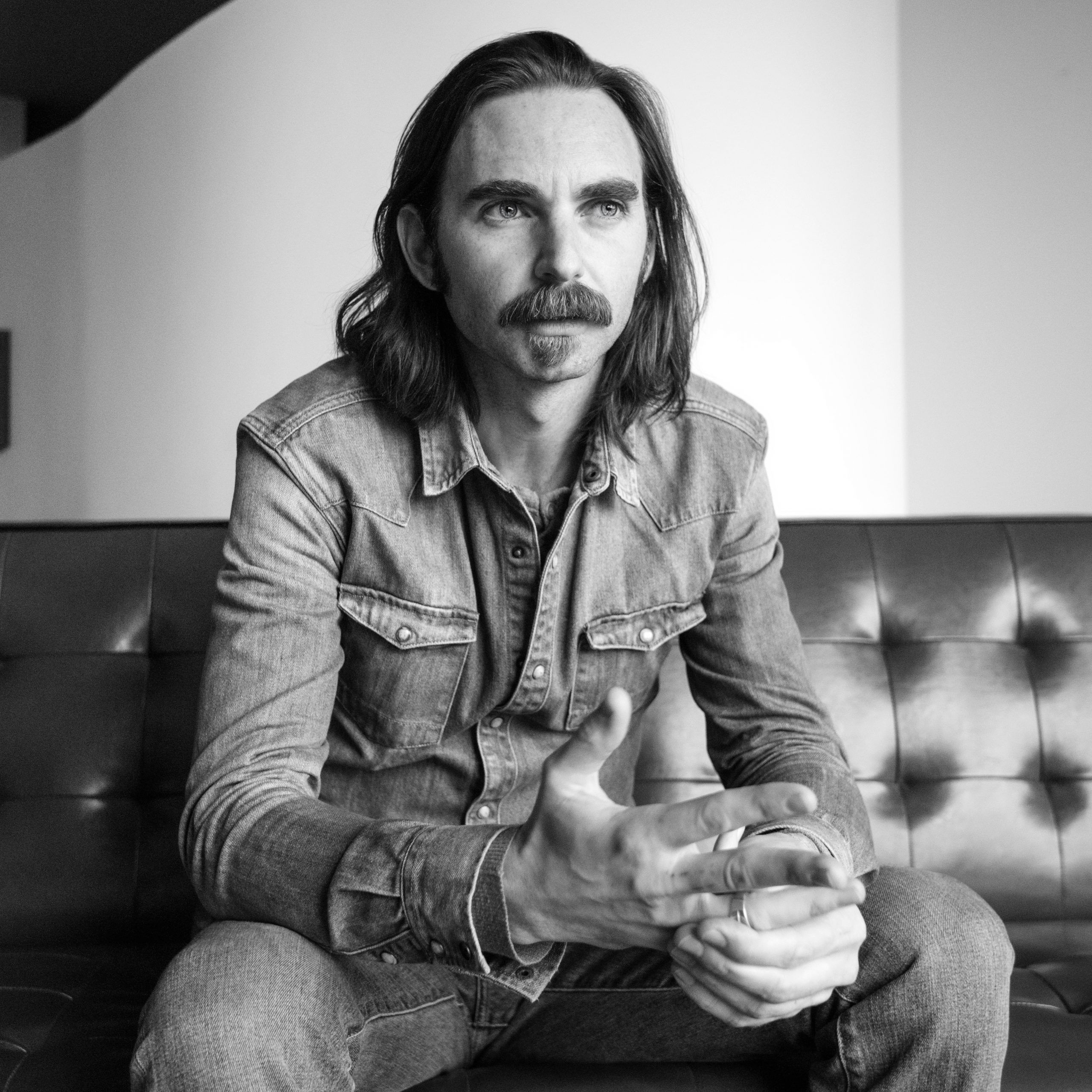 Sam Lewis - Solo I Bluestown Music