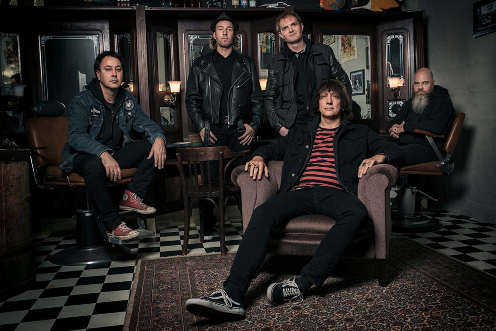 Recensie: Dust & Bones - The Great Damnation Stereo Parade