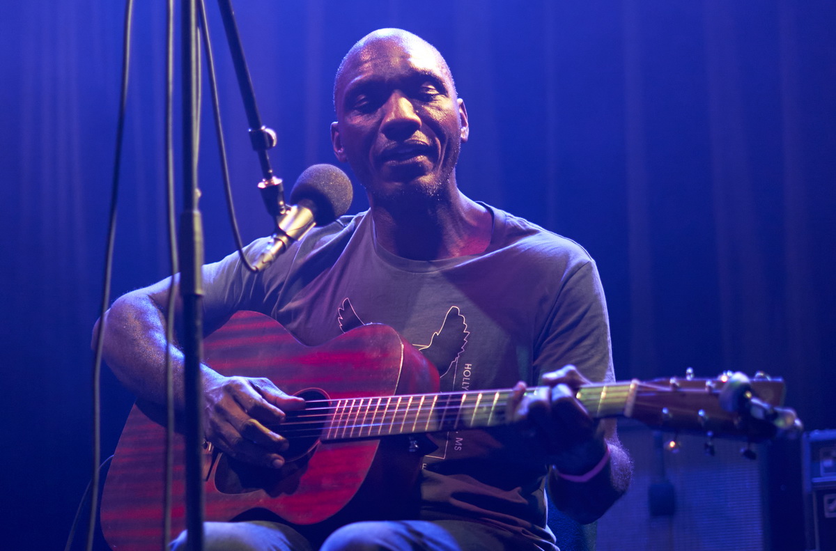 Concertfoto's: Cedric Burnside I Bluestown Music