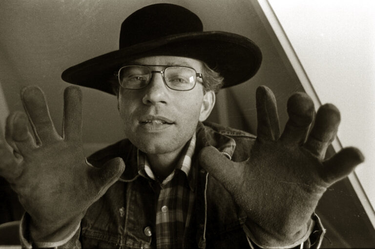 Who Are You: The Legendary Stardust Cowboy I Bluestown Music